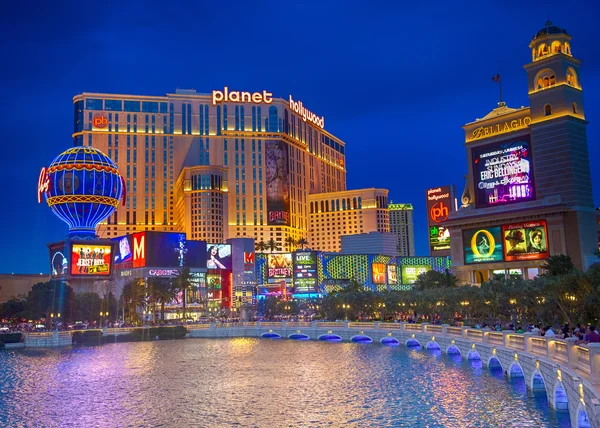 10 Reasons American Tourists Are Turning Away from Las Vegas ...