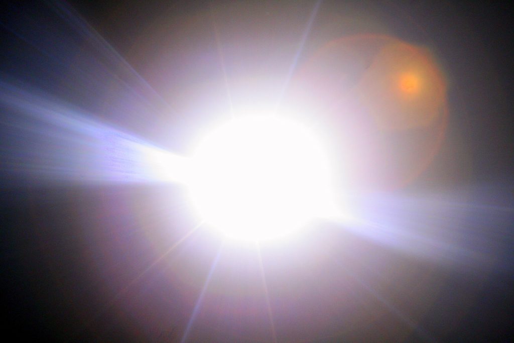 9 Near-Death Moments That Keep Returning in Survivor Stories ...