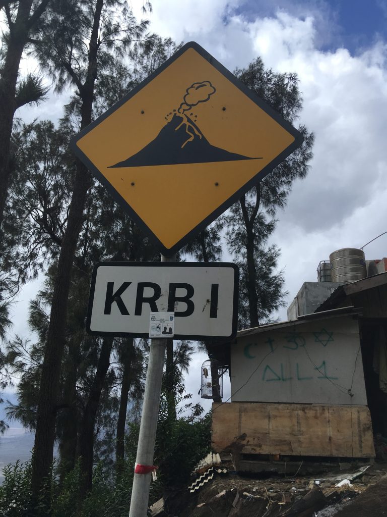 Volcano crowds can turn risky fast near Kīlauea’s crater rim ...